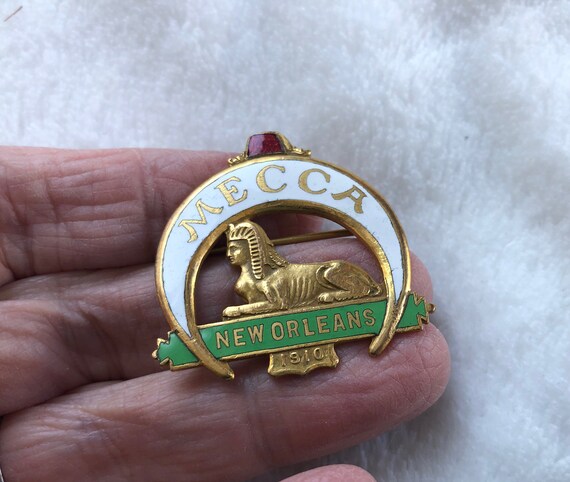 Masonic New Orleans enameled lodge pin - Gem