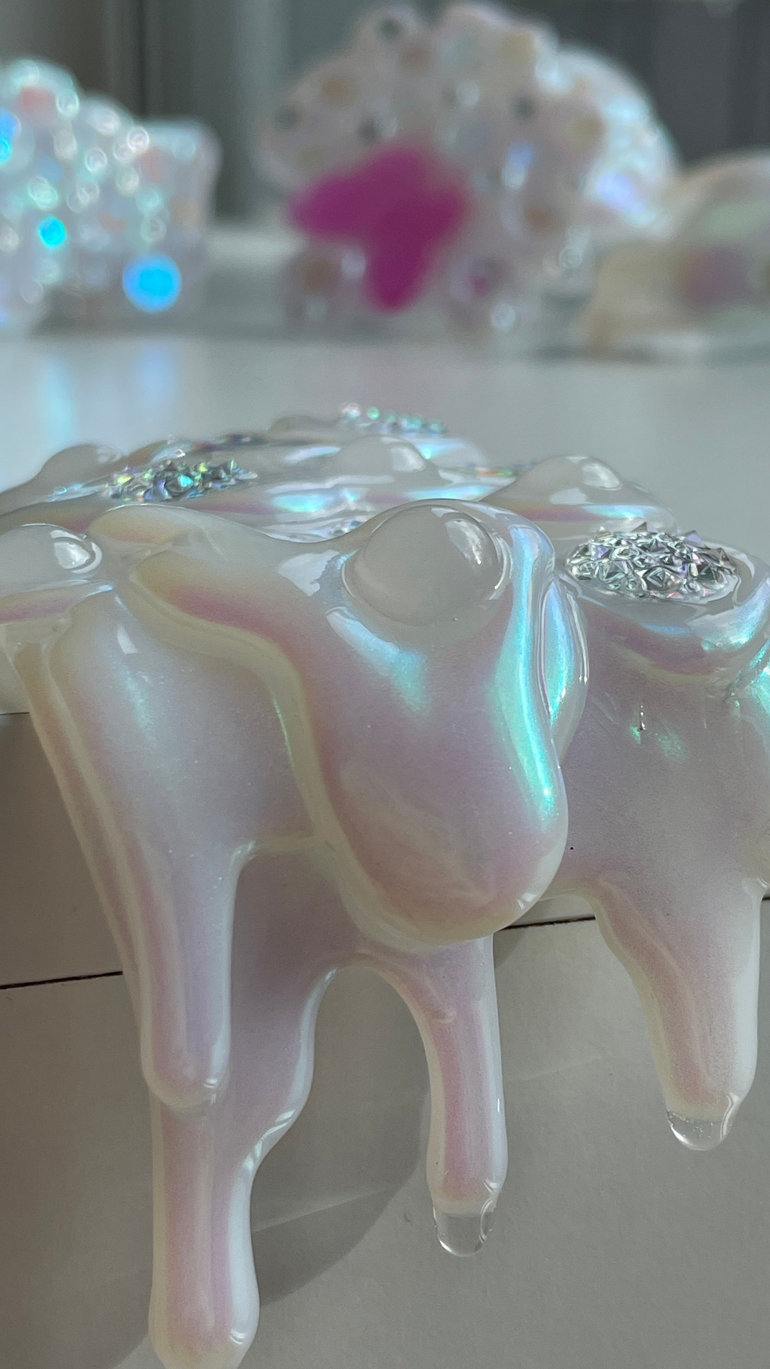 Dripping Shelf and Desk Decoration | Crazy & Futuristic Design ...