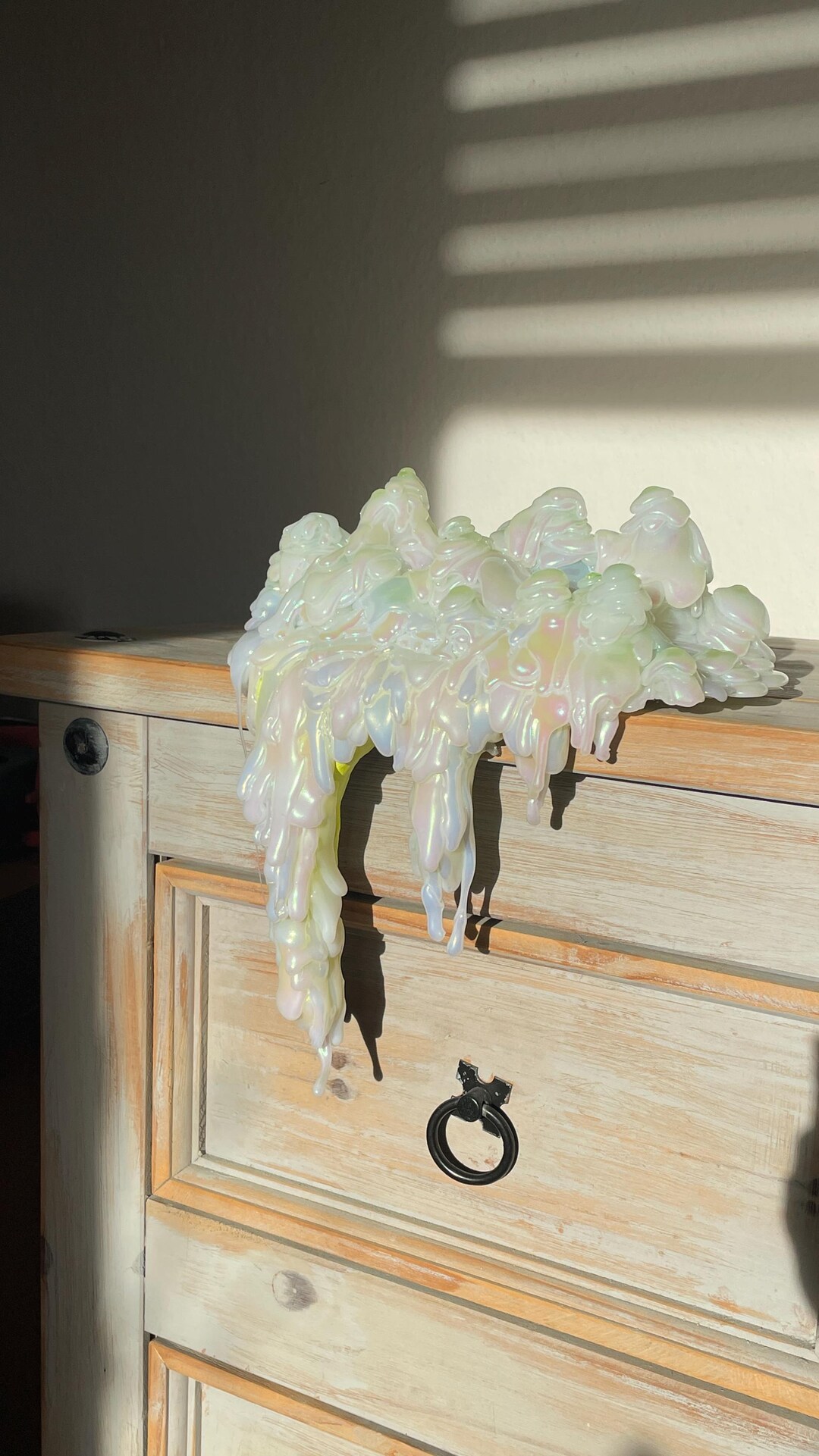 Big Dripping Shelf and Desk Decoration | Crazy & Futuristic Design ...