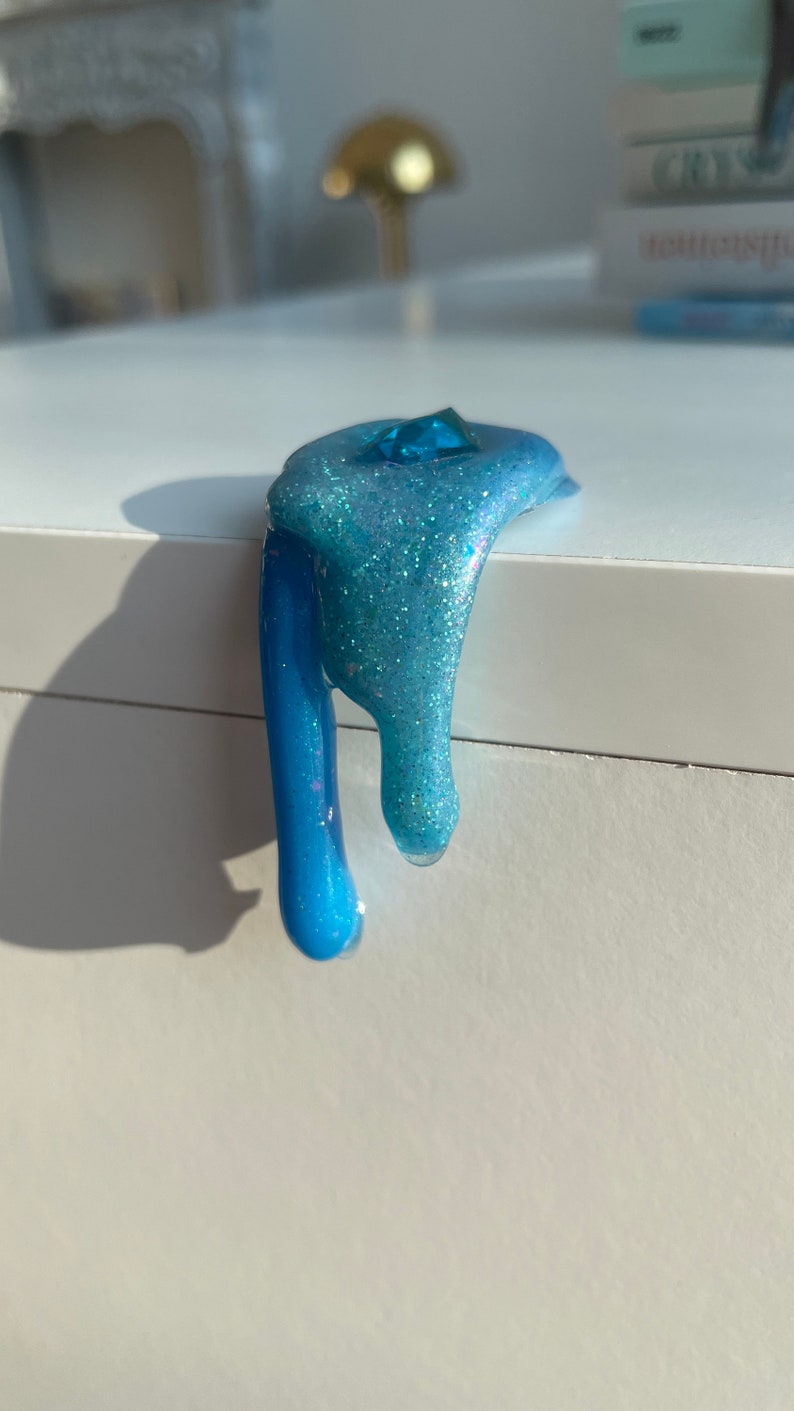 Dripping Shelf and Desk Decoration Crazy & Futuristic Design Blue ...