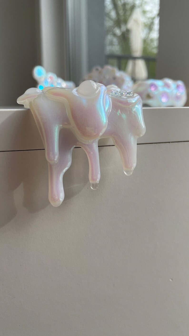 Dripping Shelf and Desk Decoration | Crazy & Futuristic Design ...