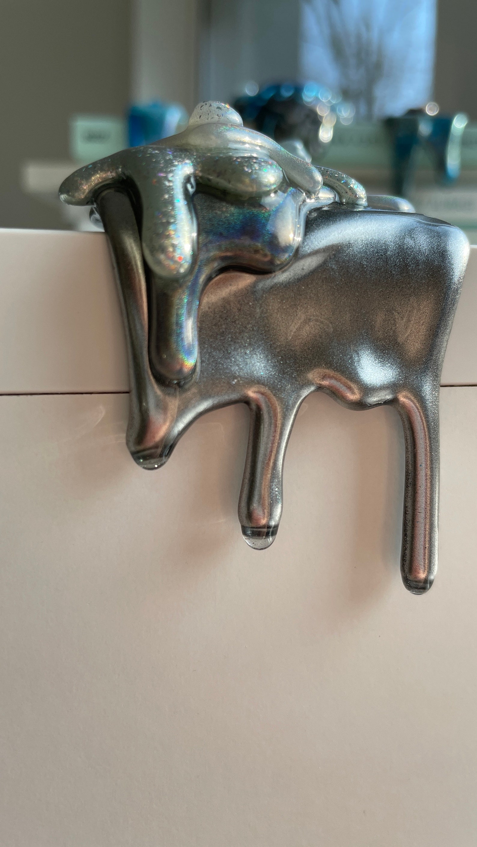Chrome Dripping Shelf and Desk Decoration | Crazy & Futuristic Design ...
