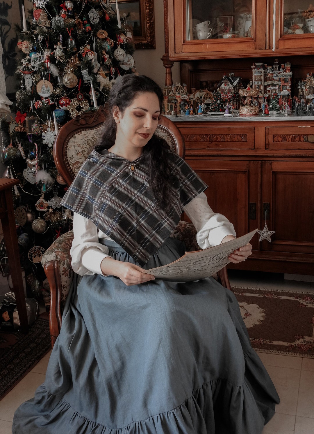 Victorian Capelet Plaid Shoulder Wrap Historical Christmas Look ...