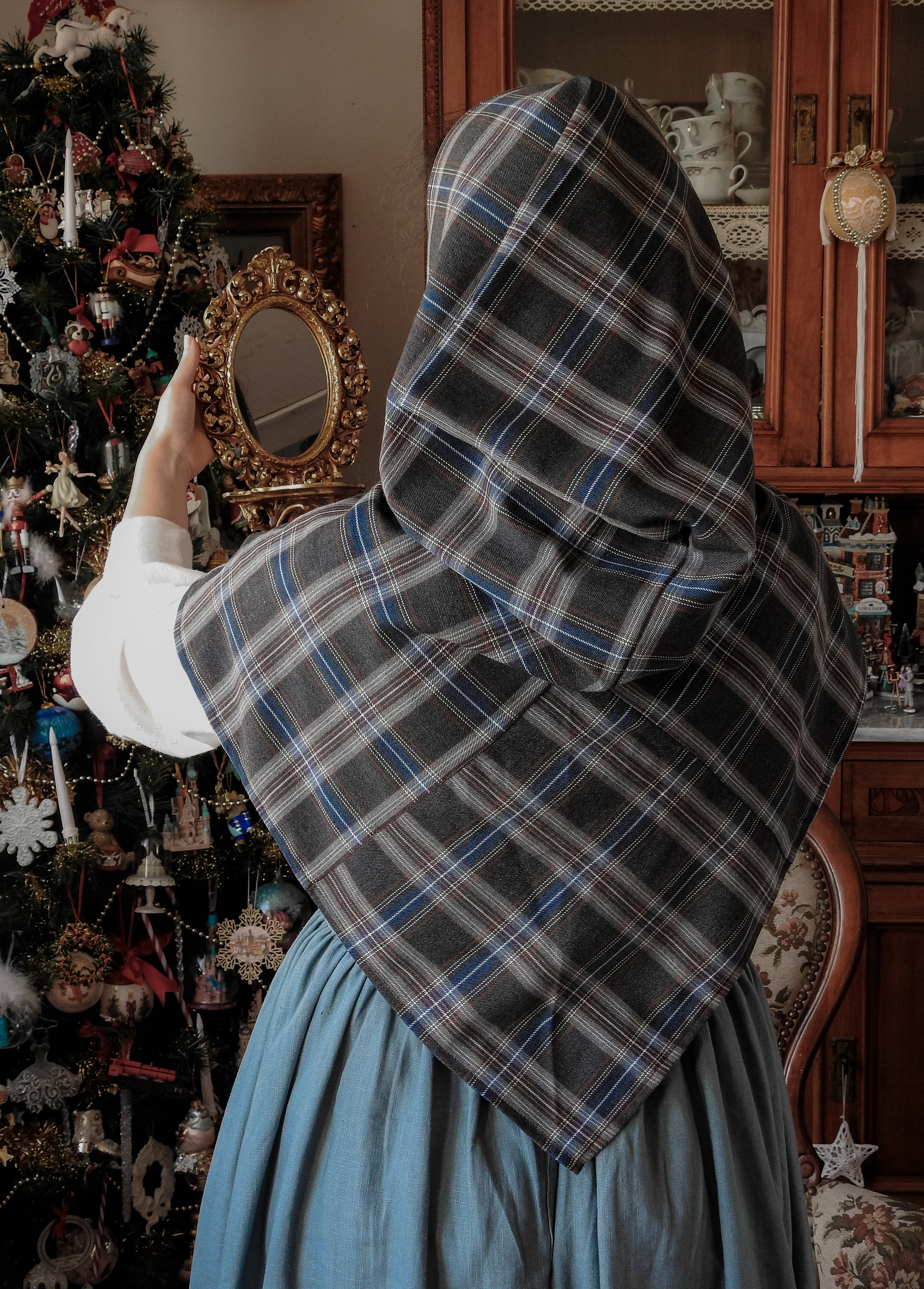 Victorian Capelet Plaid Shoulder Wrap Historical Christmas Look ...