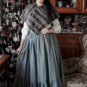 Victorian Capelet Plaid Shoulder Wrap Historical Christmas Look ...