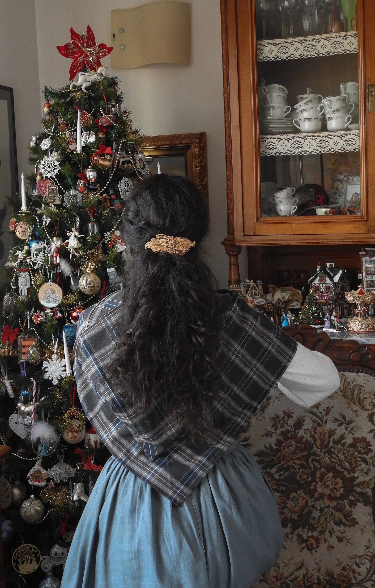 Victorian Capelet Plaid Shoulder Wrap Historical Christmas Look ...