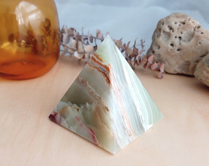 Large Onyx Pyramid Onyx Gemstone Pyramid Stone for Memory, Strength and ...