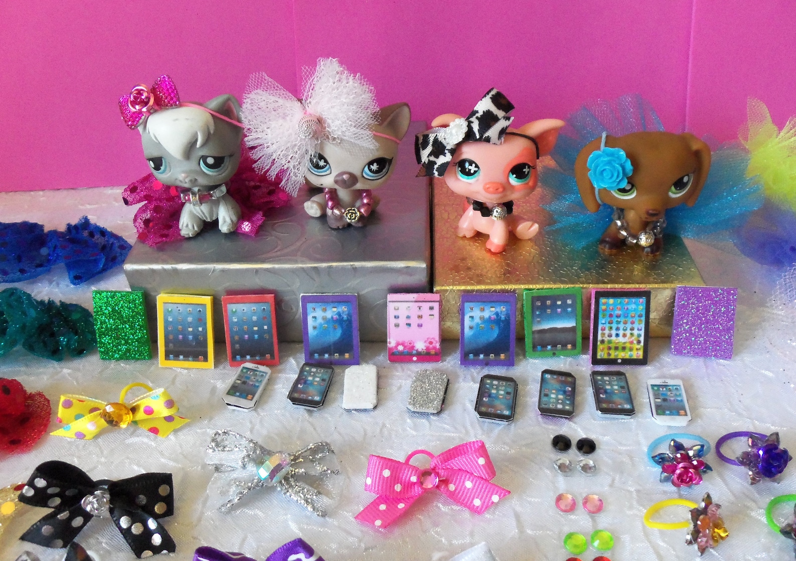 Littlest Pet Shop Lot of 8 Custom Clothes iPad Necklace Bow Cellphone ...