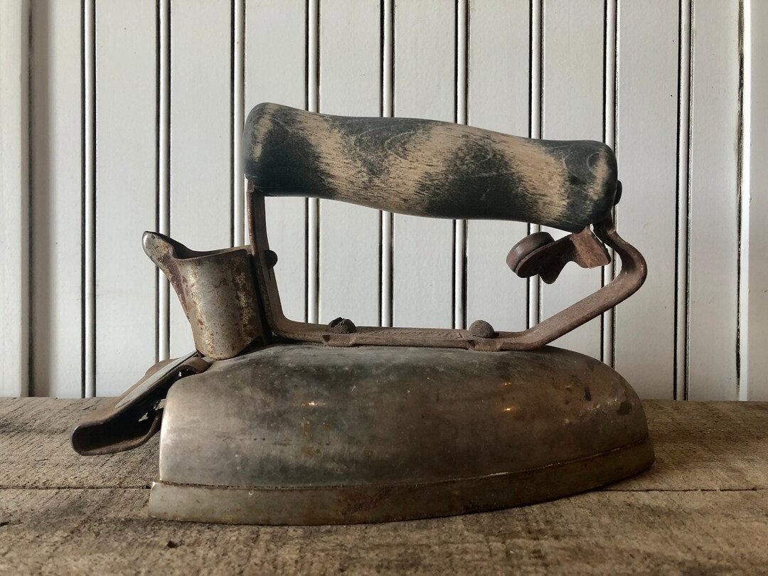Vintage Hotpoint Model R Iron With Wood Handle - Rusty, Primitive Decor ...