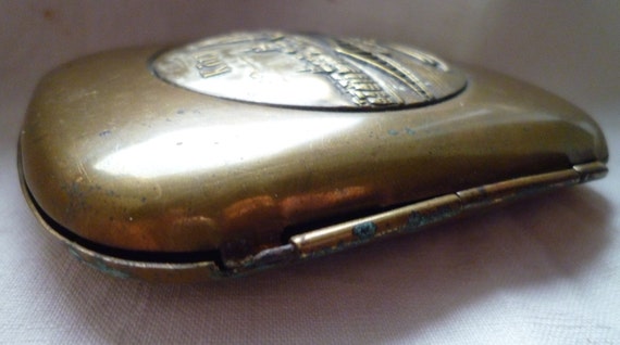 Old cigarette box, early 20th century, decorated with… - Gem