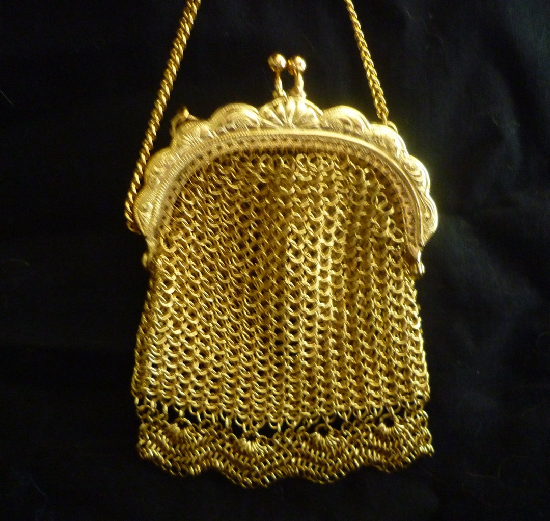 Small Gold Mesh Wallet - Art Deco Gold Color 1930 - Small Gold Mesh ...