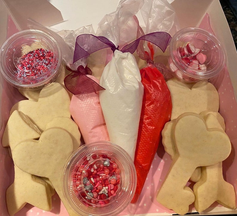 Valentine's Day Cookie Decorating Kit - Etsy