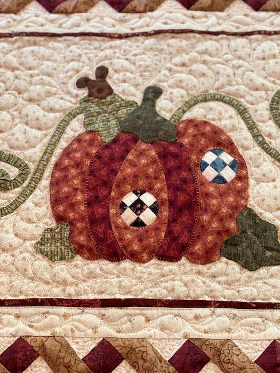 Peek-a-boo Pumpkins Table Topper - Etsy