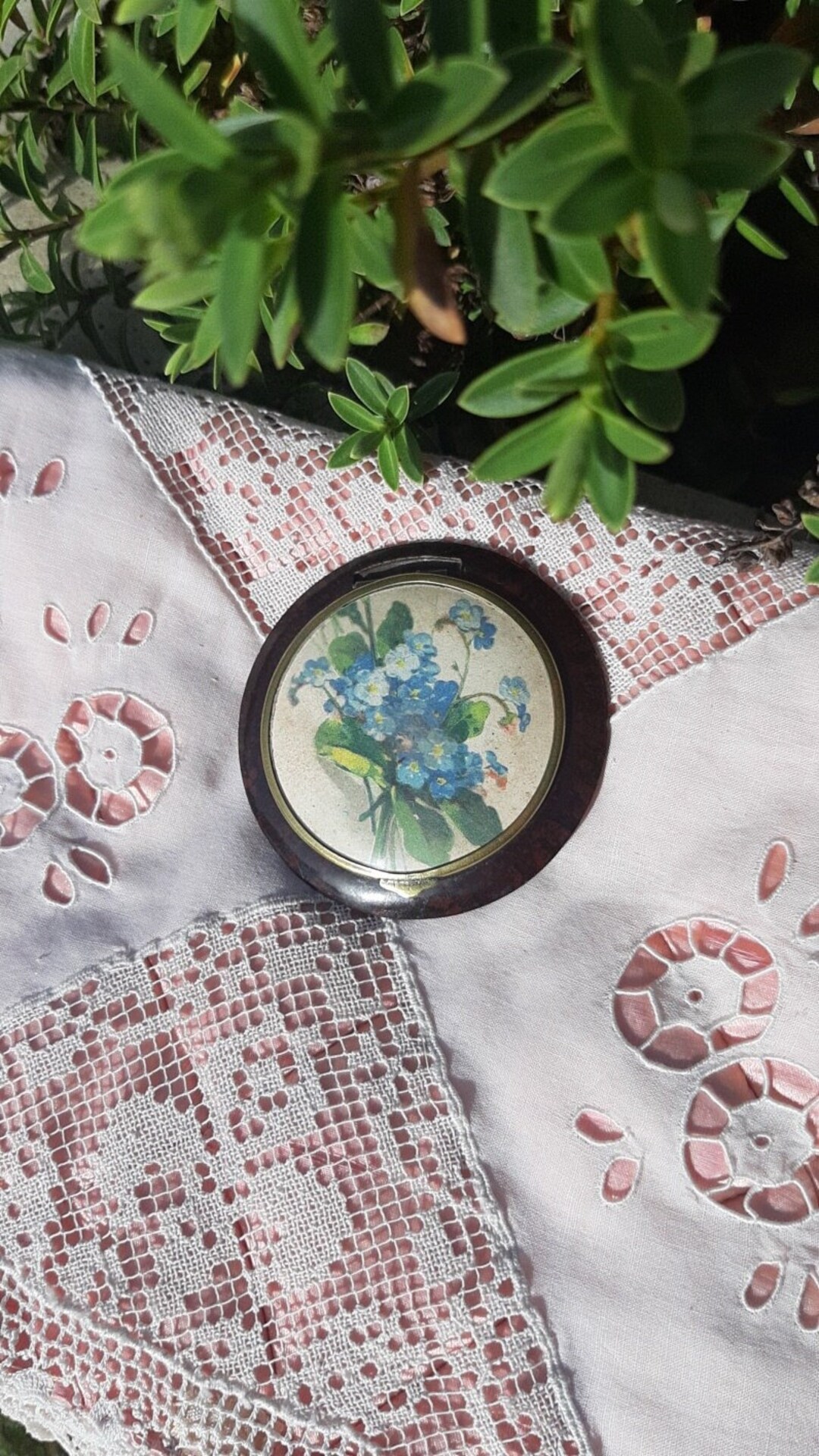 Pocket Compact Bakelite and Brass Blue Flower Decor Art Deco Mirror ...