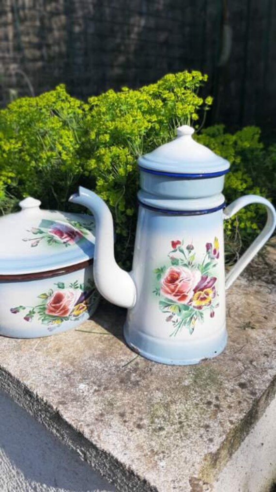 Home & Living Kitchen & Dining 1930s Shabby Chic enamel coffee maker ...