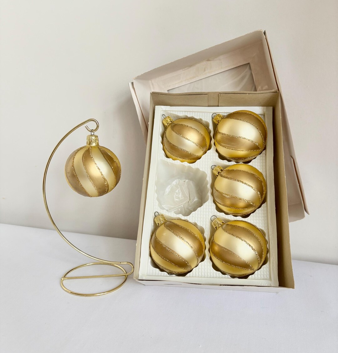 Box of 6 Striped Gold Vintage Glass Christmas Baubles Christmas Finesse ...