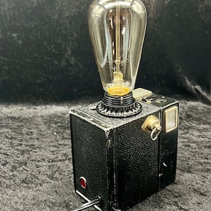Early 1940s Vintage Box Camera With Edison Bulb - Etsy
