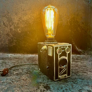 Early 1940s Vintage Box Camera With Edison Bulb - Etsy