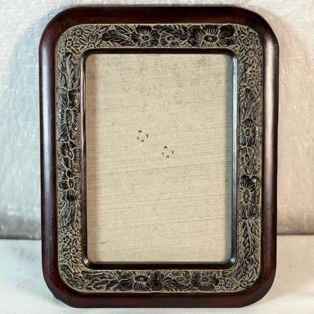 Retro Etched Resin Photo Frame 70’s Vibe Wood Like Floral Picture Frame ...