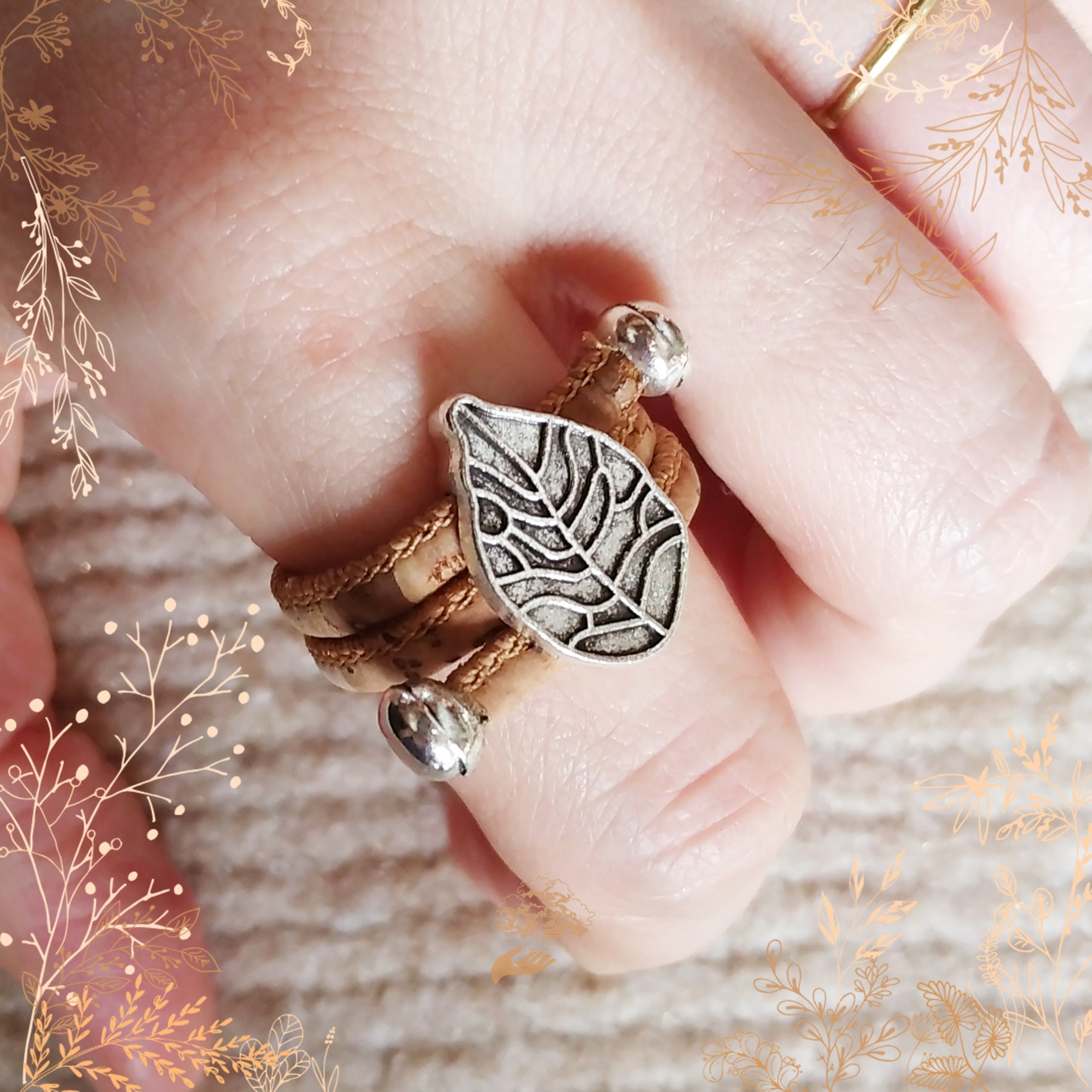 Cork adjustable sheet ring. Suitable for veganism. Created by | Etsy