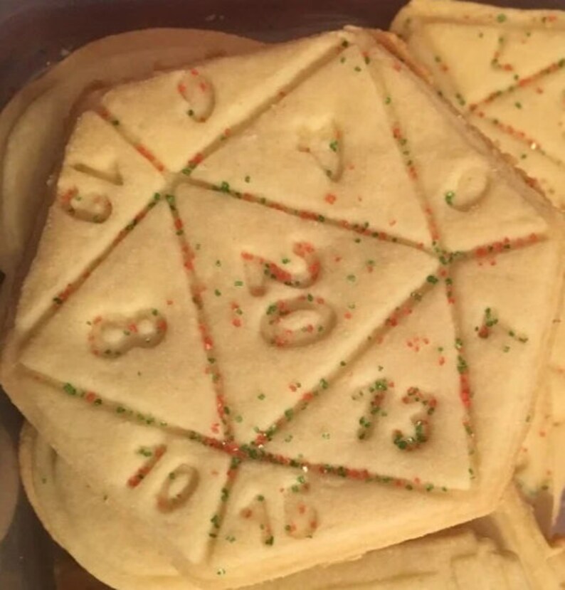 D20 Cookie Cutter: 2-piece Dice for Dungeons and Dragons - Etsy
