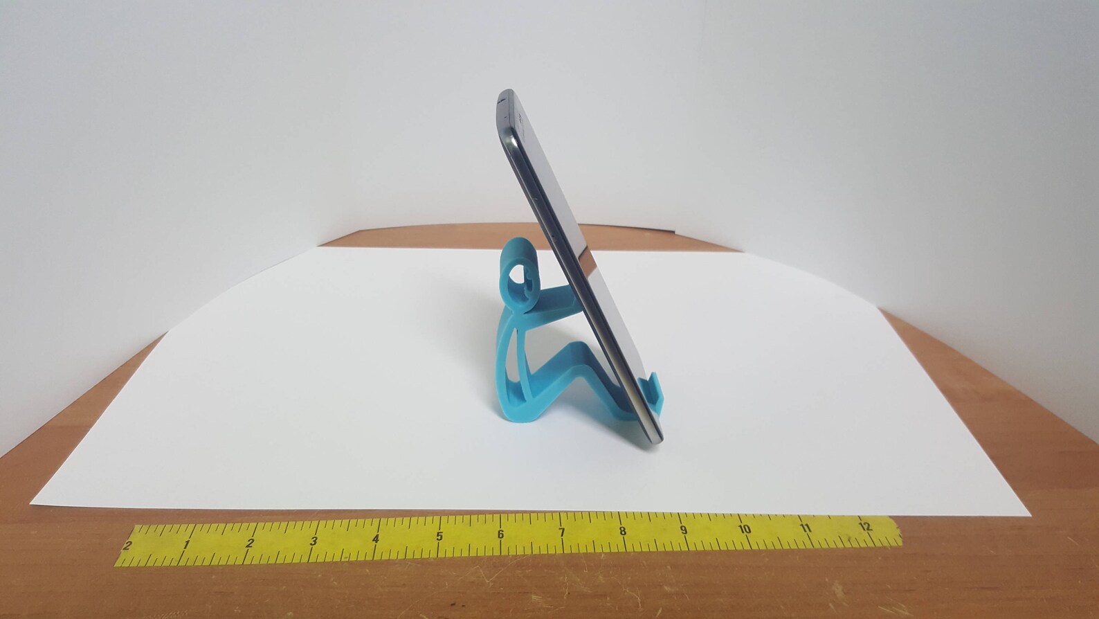 Smiling Person Phone Stand 2 / 3D Printed - Etsy