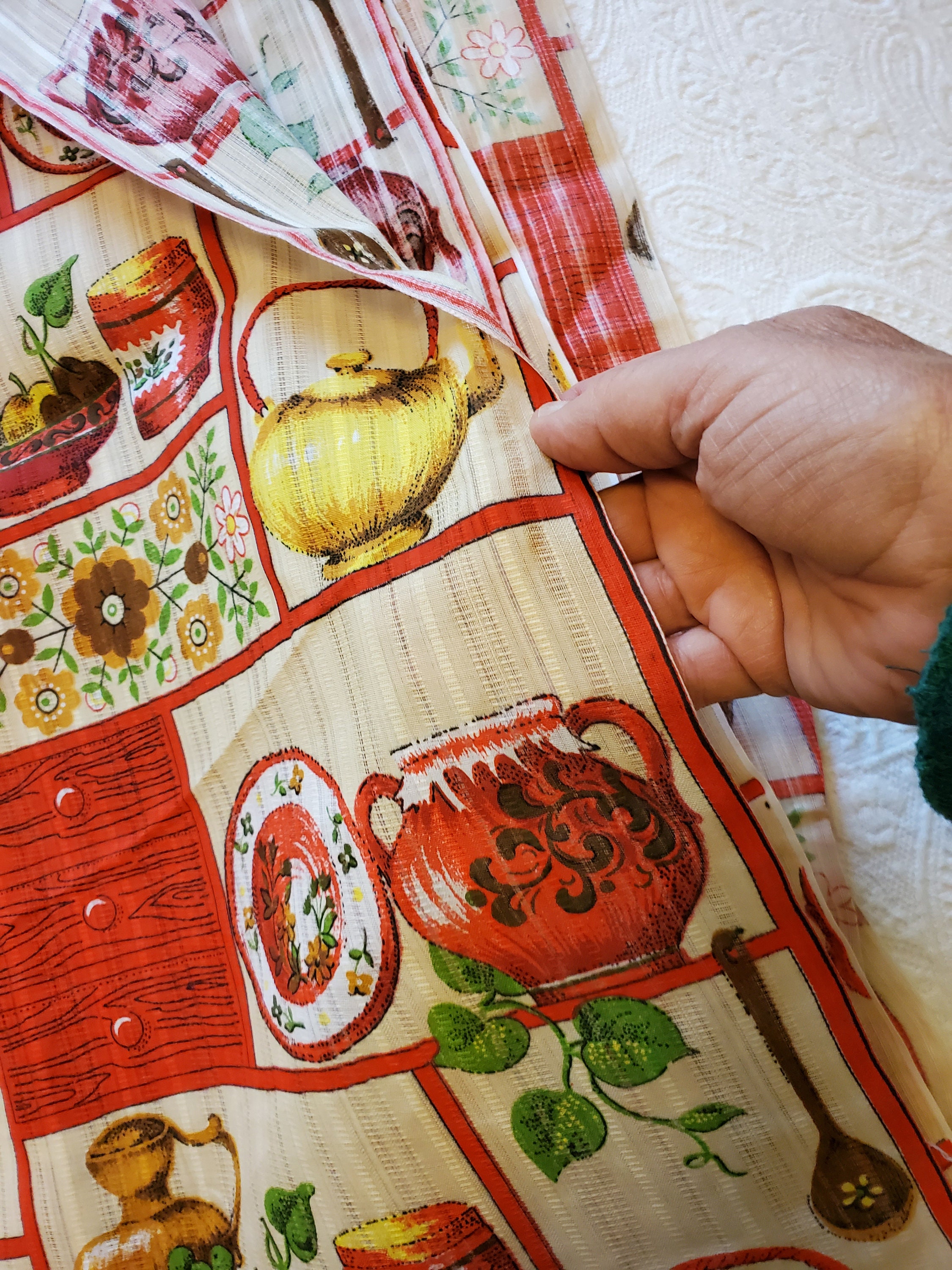 SUPER Cute Vintage Kitsch Kitchen Curtain Fabric - Cheery Colours ...