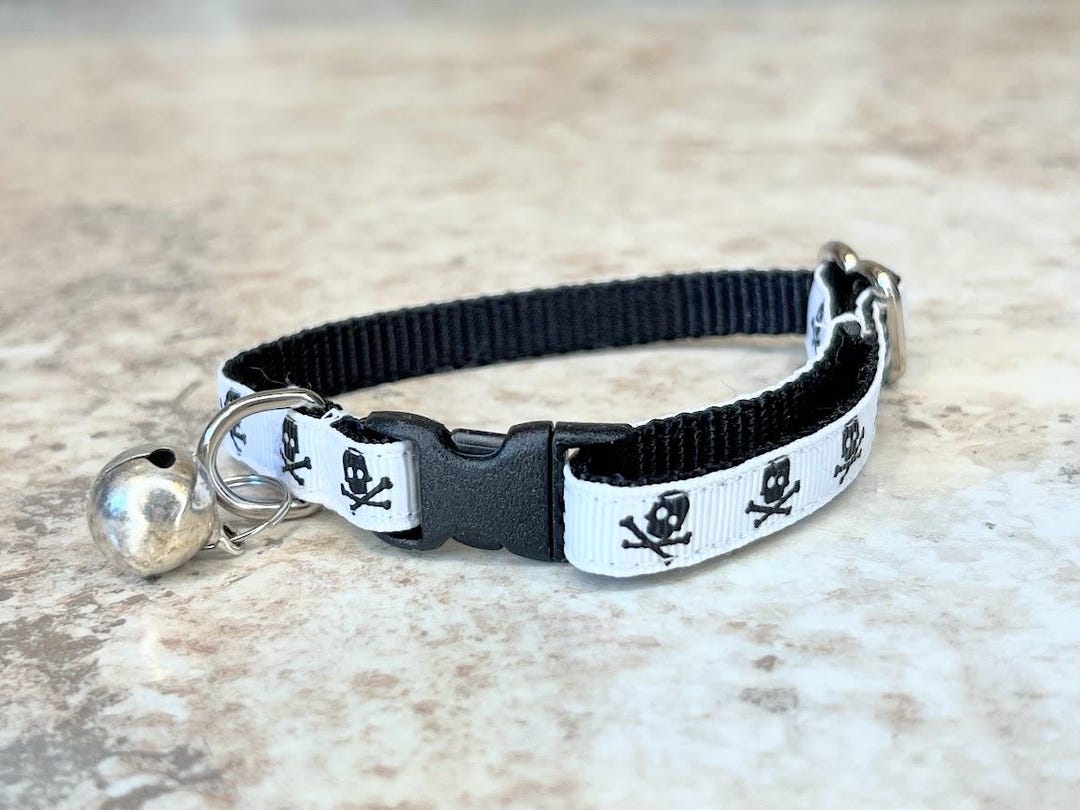 Skull and Cross Bones Rock and Roll Pirate 3/8 Inch Cat Collar With ...