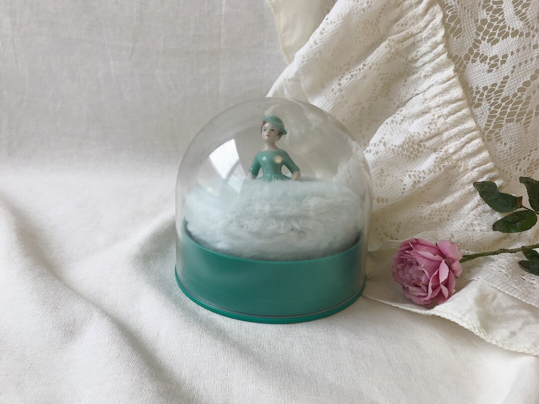 Vintage Shiseido Murasaki Perfumed Bath Powder Box With Porcelain Doll ...
