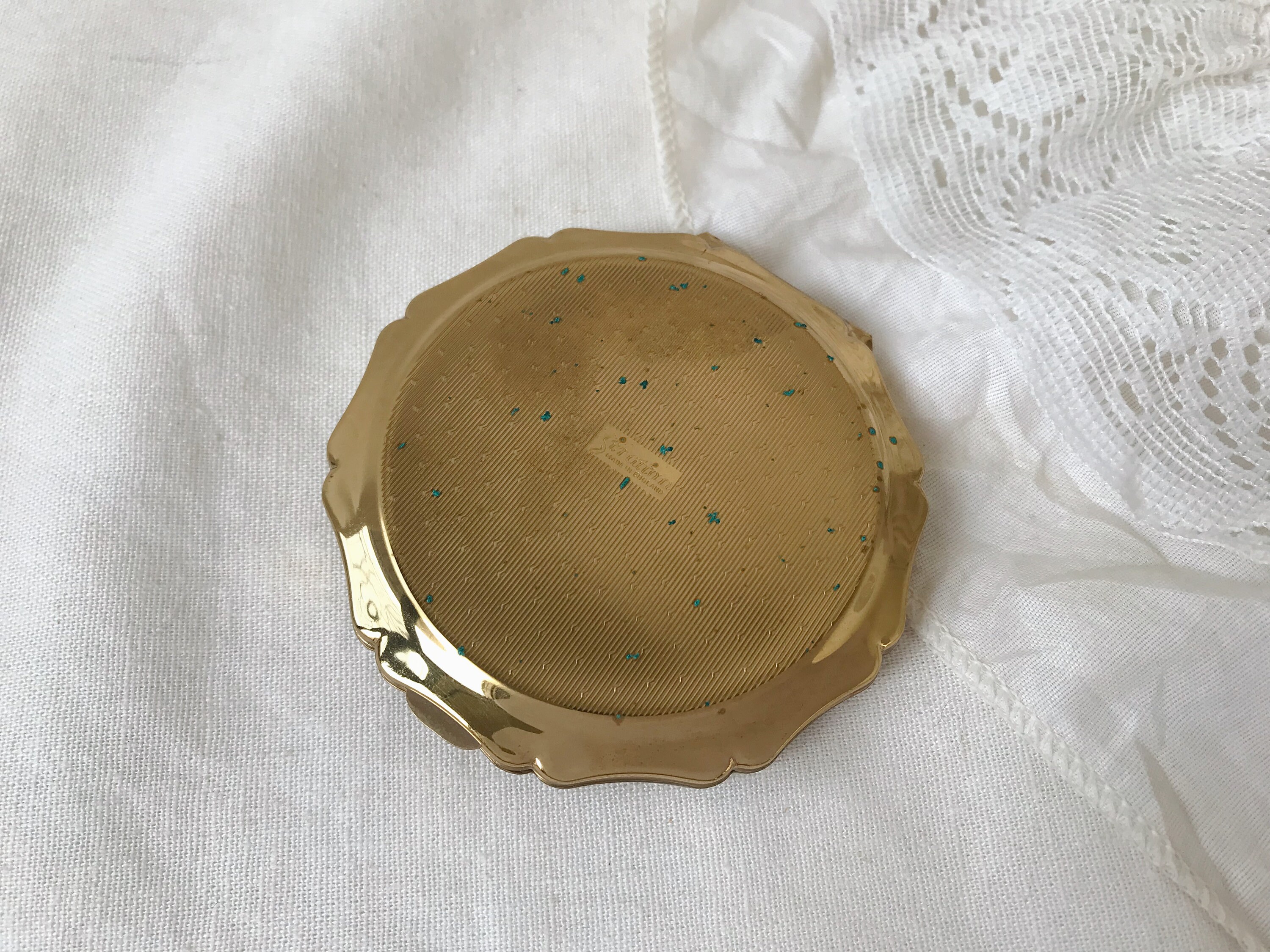 Vintage Stratton Gold Tone Compact, Victorian Courting Couple Design ...