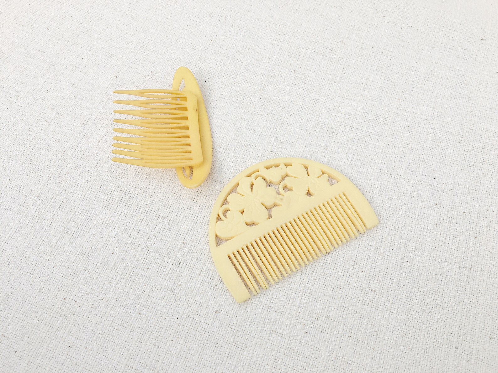 Vintage Japanese Plastic Hair Comb With Floral Design - Etsy