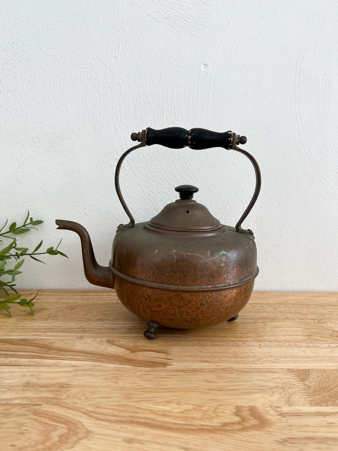 Antique English Copper Kettle With Wooden Handle and Feet, Made in ...