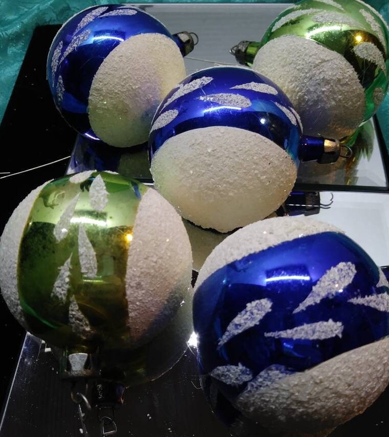 4 Vintage Mercury Glass & Mica Christmas Tree Ornanents in Green and ...