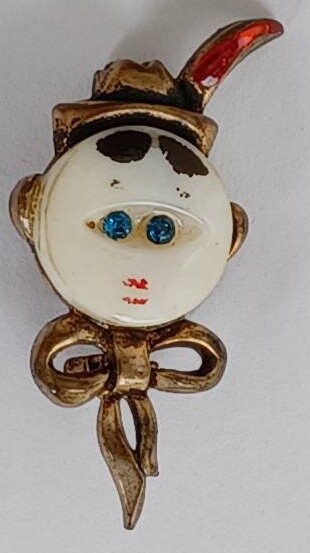 Vintage White Button Face Pin of A Boy Marked 1949 Uncas Mtg. Co. 43 - Etsy