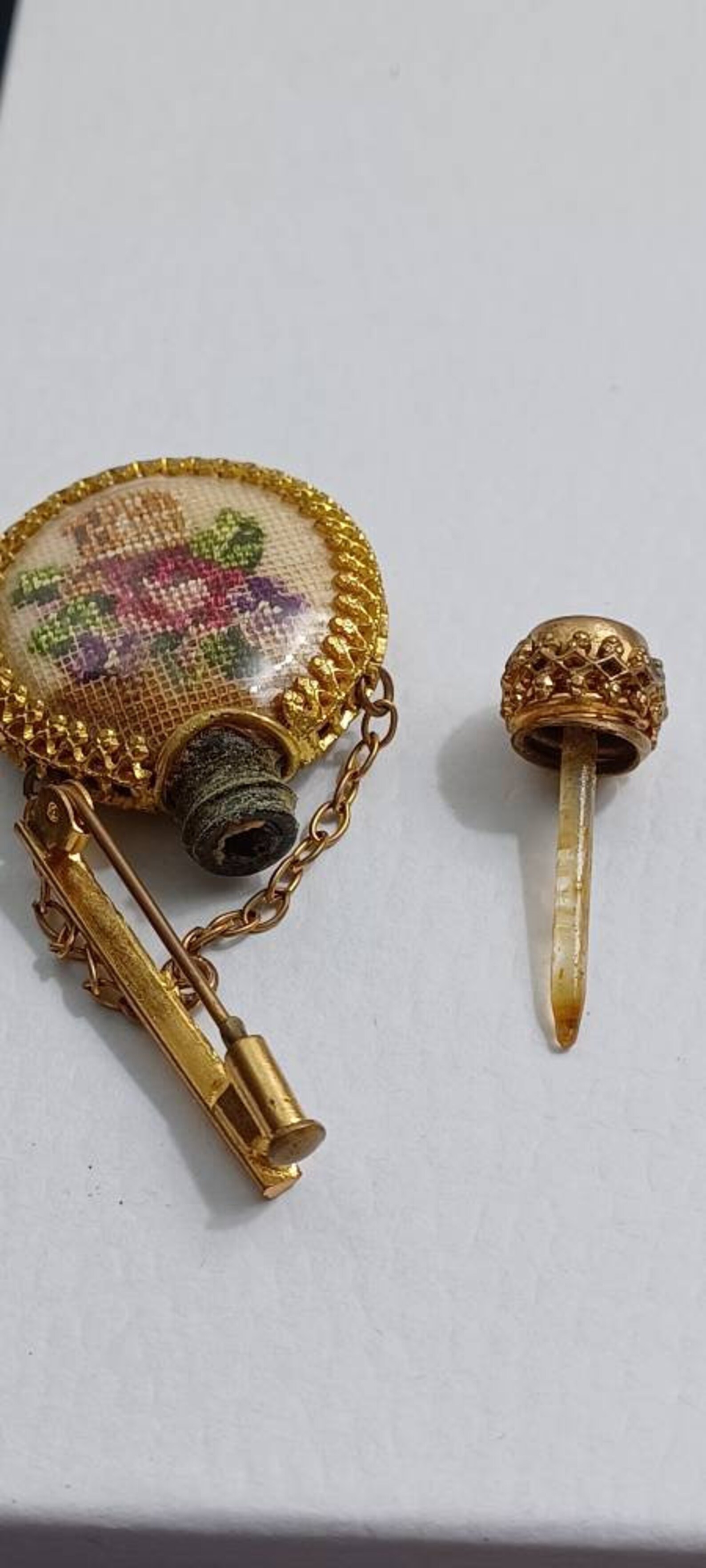 1940s Peti Point Floral Design Round Purfume Bottle With - Etsy