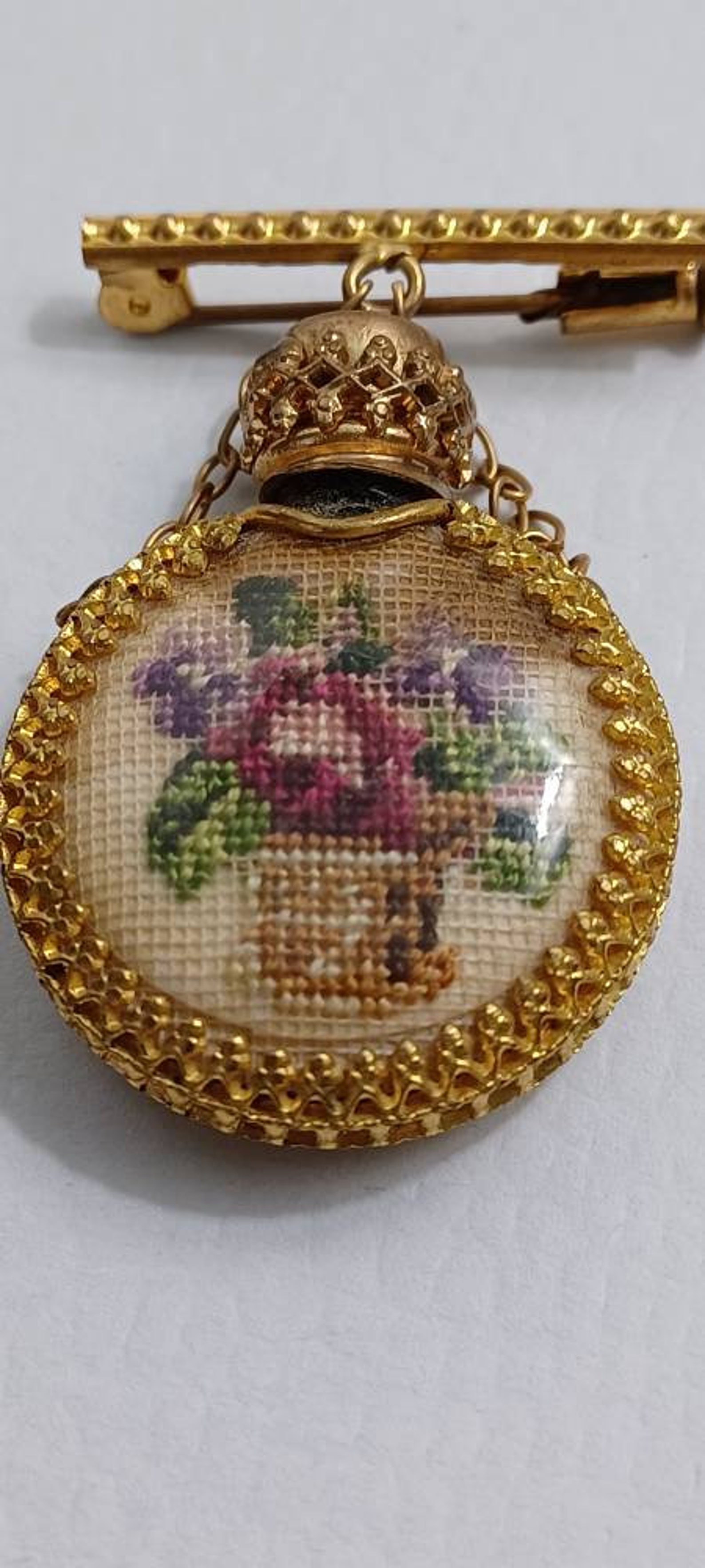 1940s Peti Point Floral Design Round Purfume Bottle With - Etsy