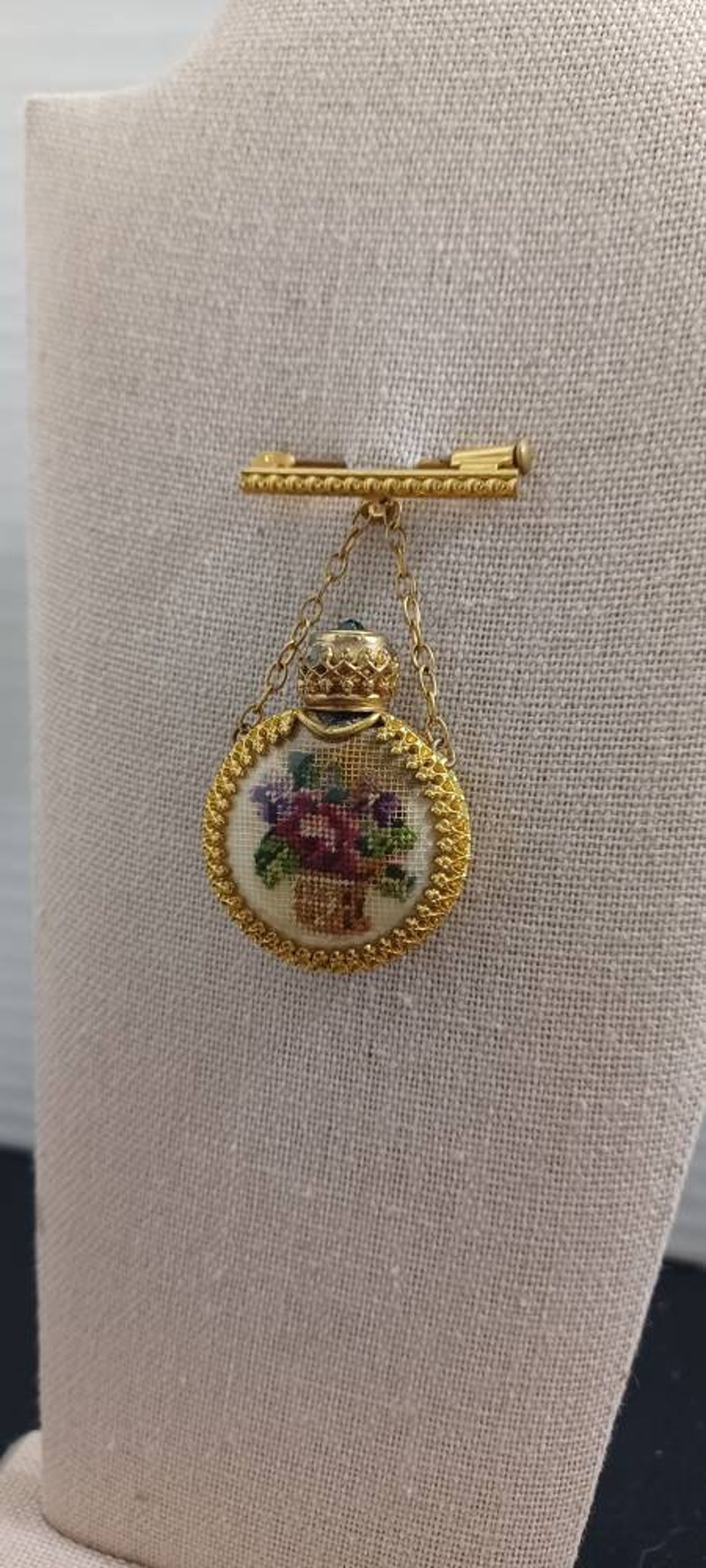 1940s Peti Point Floral Design Round Purfume Bottle With - Etsy