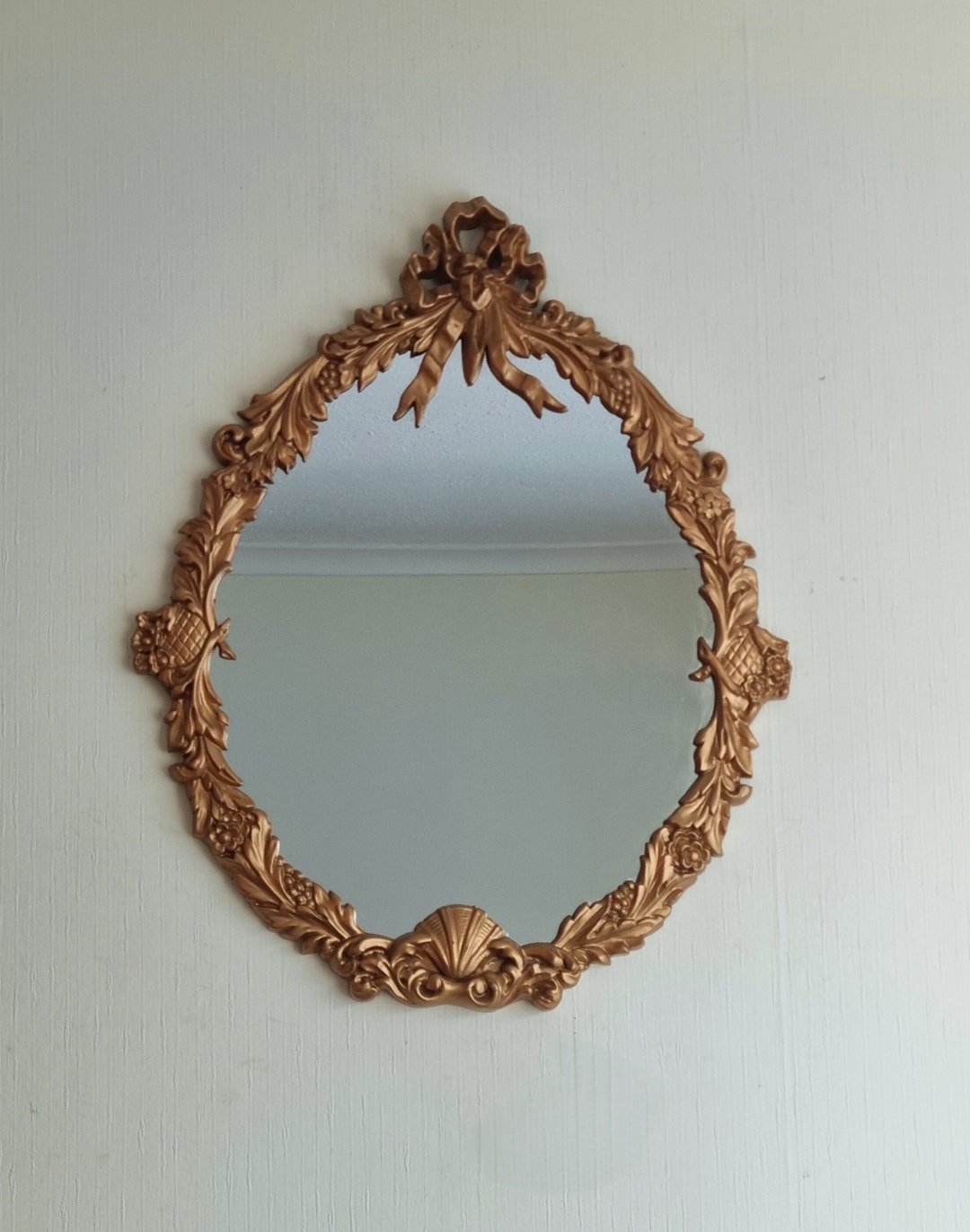 Gold Vintage Style Oval Mirror. Ornate Rococo Style Gold Gilt Framed ...