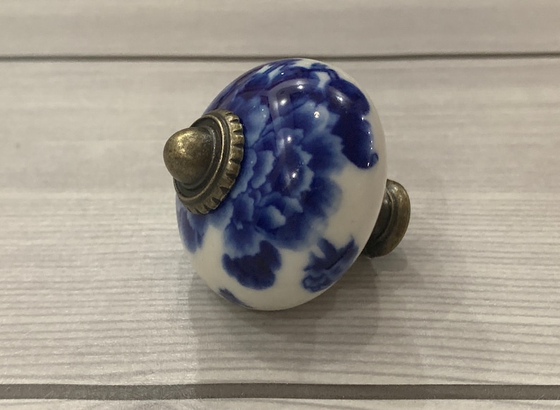 Blue White Ceramic Handle Knob Flower Handle Pull Porcelain Knob ...