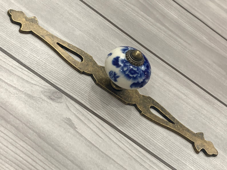 Blue White Ceramic Handle Knob Flower Handle Pull Porcelain Knob ...