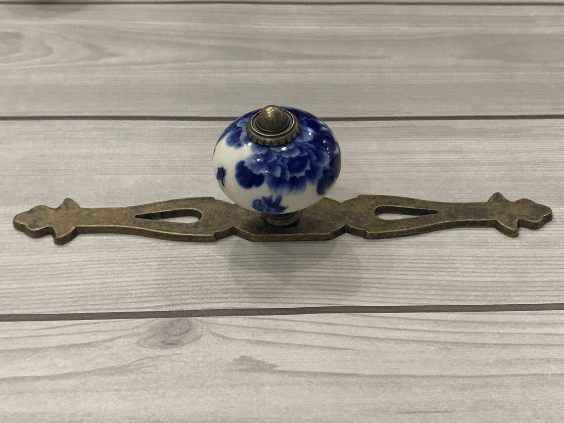 Blue White Ceramic Handle Knob Flower Handle Pull Porcelain Knob ...