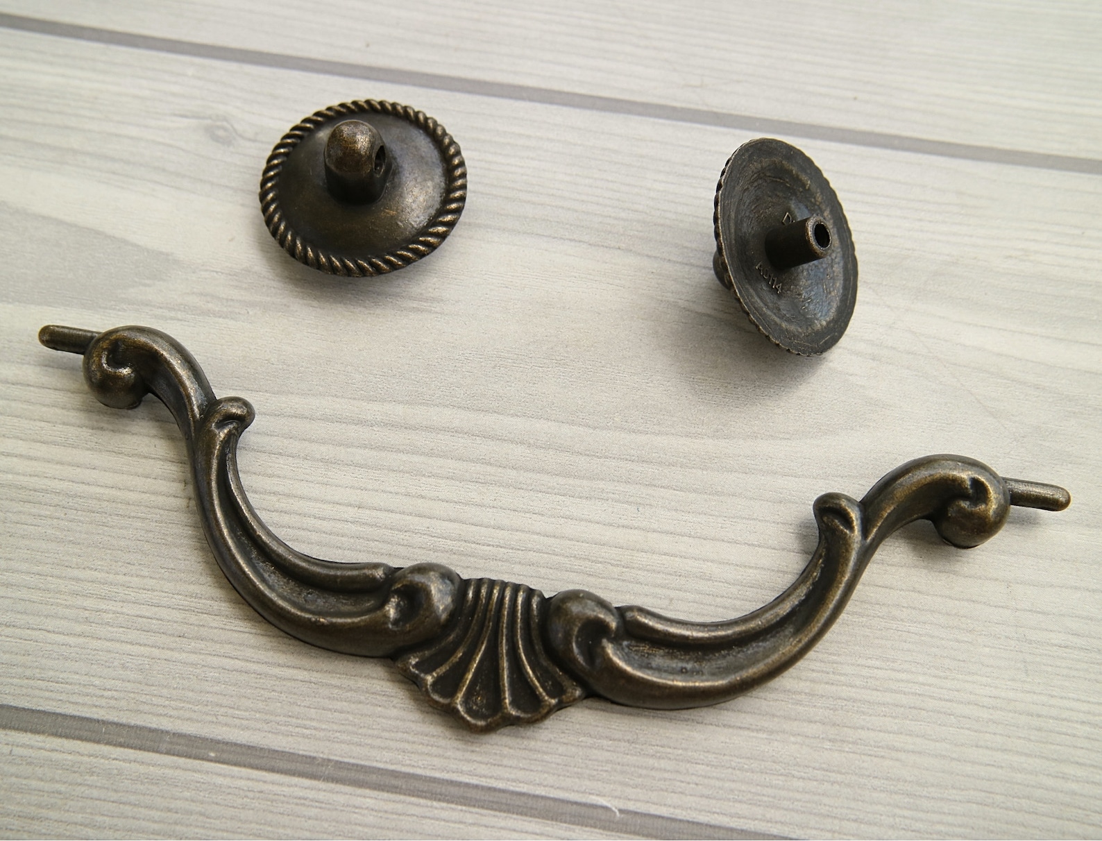 5.5 Dark Antique Bronze Drawer Handle Pull Flower - Etsy