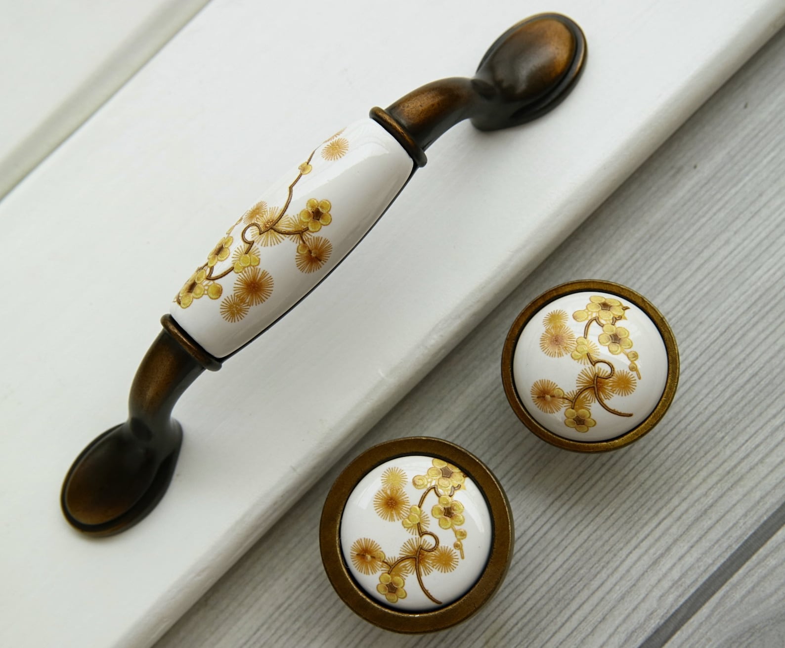 3 3.75 5 White Porcelain Drawer Pulls Yellow - Etsy