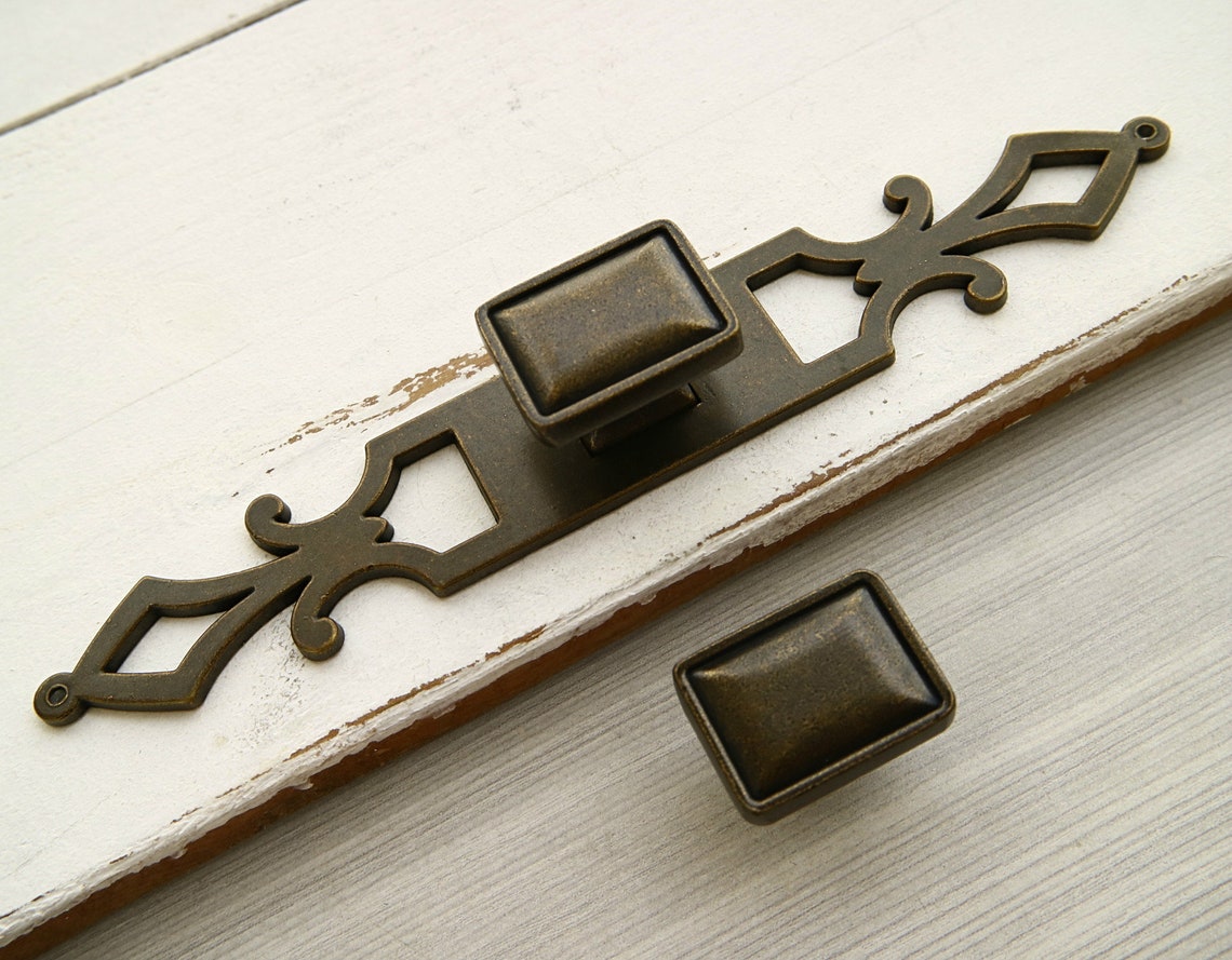 Antique Bronze Dresser Cabinet Knob Rustic Drawer Handle Pull Vintage ...