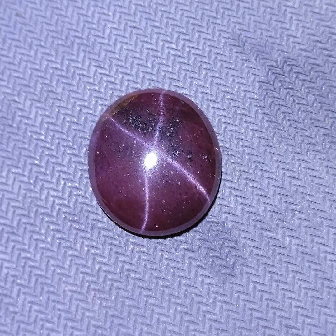 20 Carat 19.8x17.3x5.2 MM Natural Deep Purple Reddish Color 4-ray Star ...