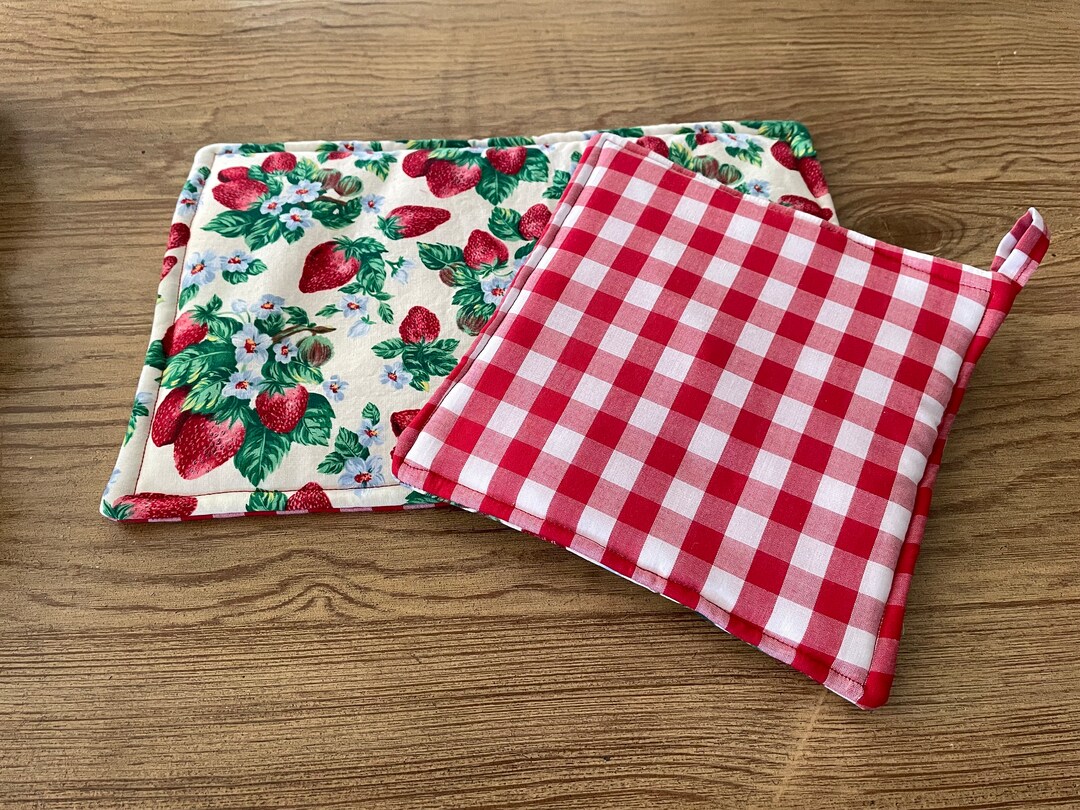 Handmade Strawberry Pot Holder Set: Double Insulated Cotton Potholders ...