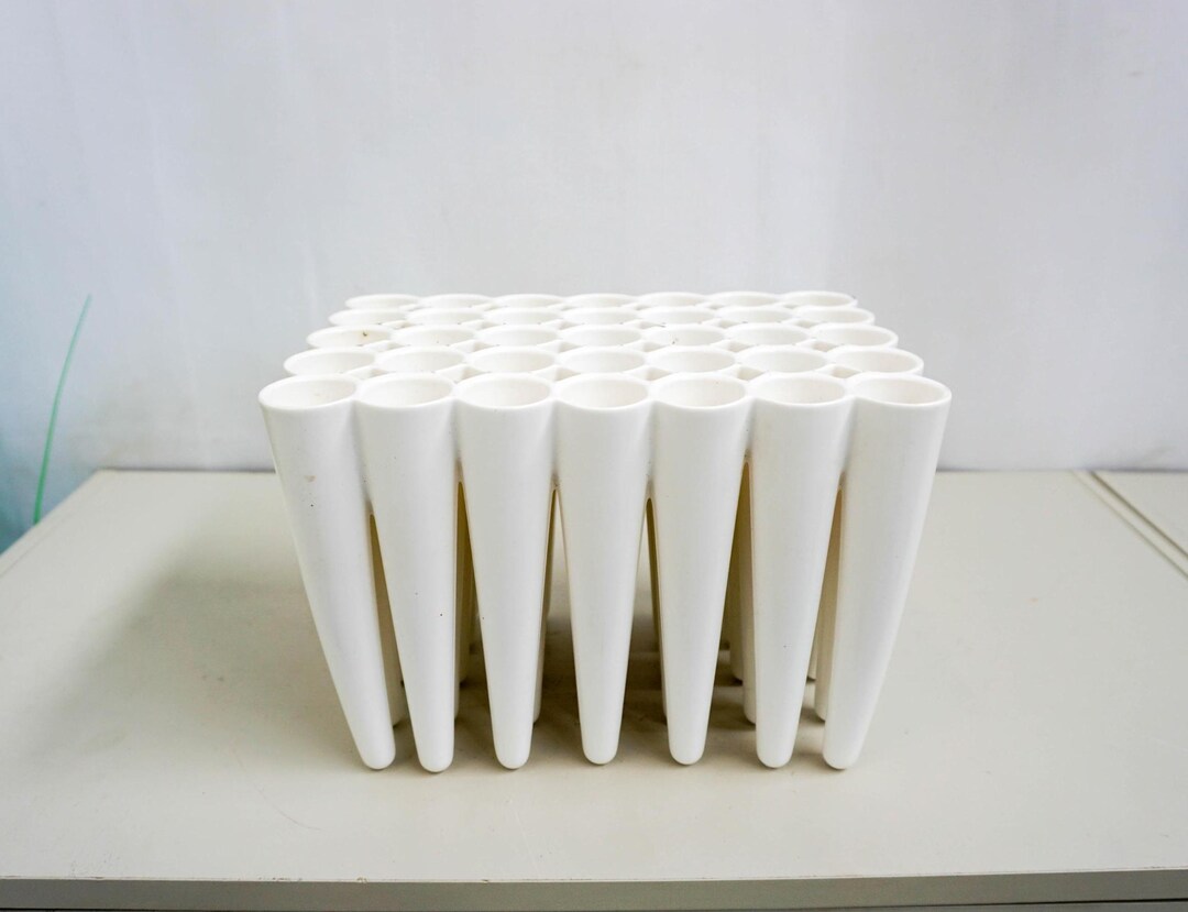 Laurens Van Wieringen Tulip vase Dutch Design, white rubber plastic ...