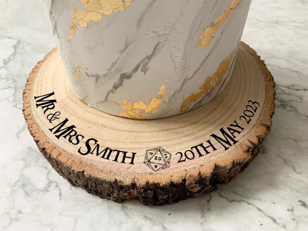 Personalised Engraved Dnd D20 Wedding Cake Stand, Log Slice, Wood Slice ...