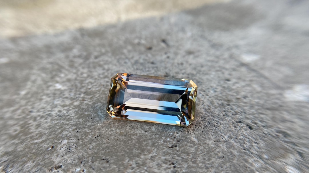 Polychrome Topaz, Topaz 22 Ct, Bi-color Stone, Rare Topaz, Stone Art - Etsy