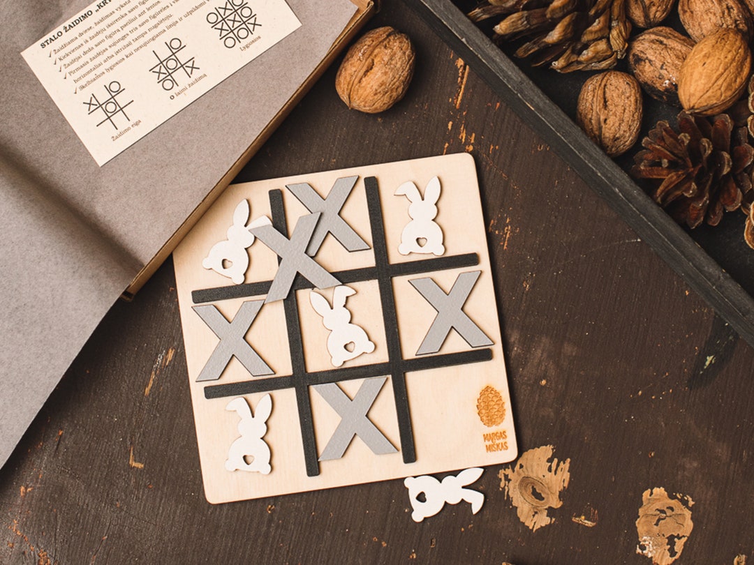 Gioco del tris in legno fatto a mano: tabellone da viaggio pasquale del ...